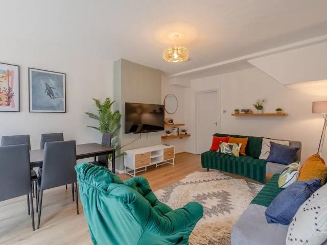 3 Bed Terraced House, Ambergate Street, SE17