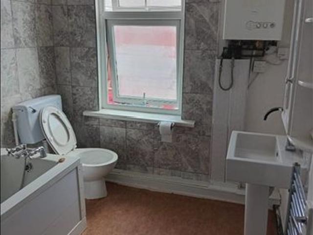 3 Bed Terraced House, Berkeley Terrace, LS8