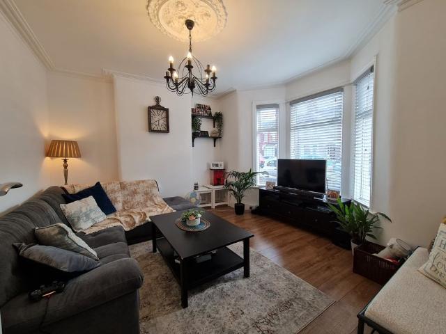 3 Bed Terraced House, Betchworth Road, IG3