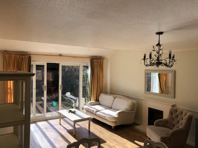3 Bed Terraced House, Cardinal Close, RG4
