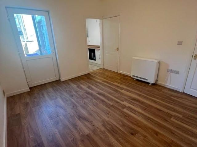 3 Bed Terraced House, Chiswell St, L7