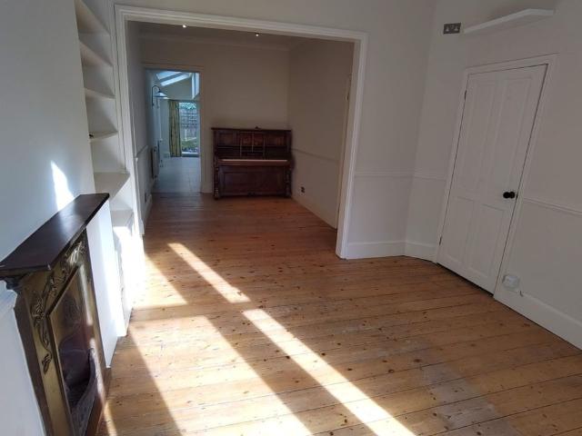 3 Bed Terraced House, Crimsworth Road, SW8