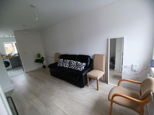 3 Bed Terraced House, Cumbrian Close, M13
