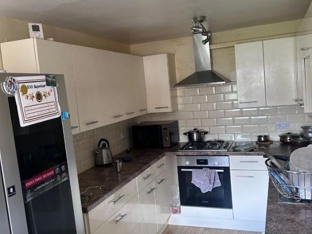 3 Bed Terraced House, Dillotford Avenue, CV3