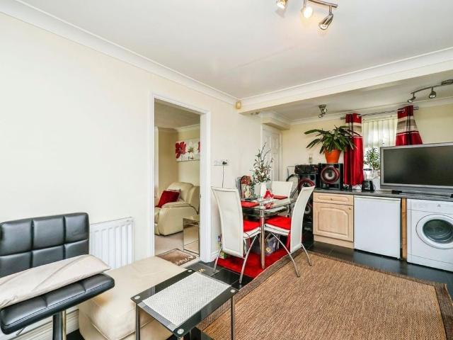 3 Bed Terraced House, Eastglade Road, NG5