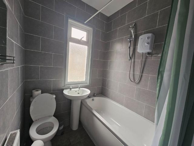 3 Bed Terraced House, Fairburn Road, L13