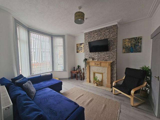 3 Bed Terraced House, Fairburn Road, L13