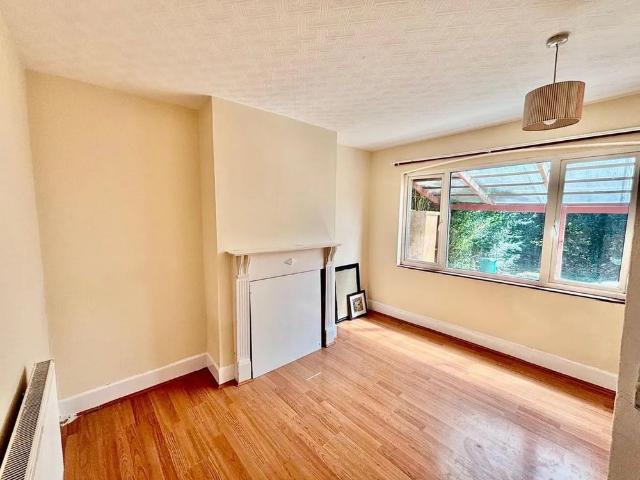 3 Bed Terraced House, Fernbank Avenue, HA0