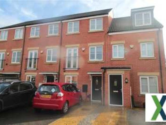 3 bed terraced house for sale