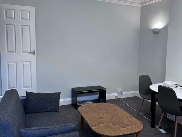 3 Bed Terraced House, Haddon Place, LS4