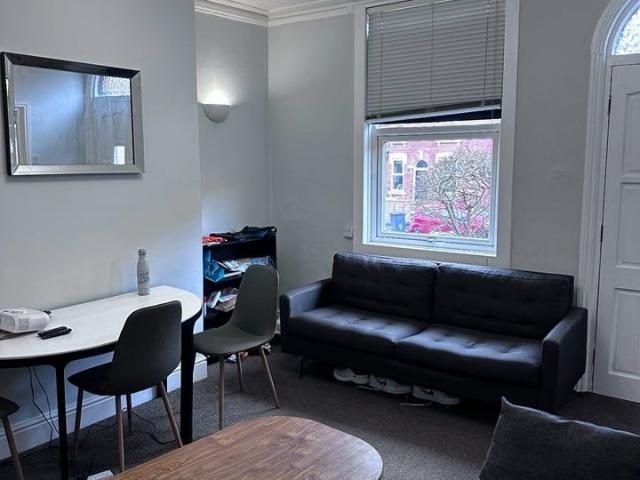 3 Bed Terraced House, Haddon Place, LS4