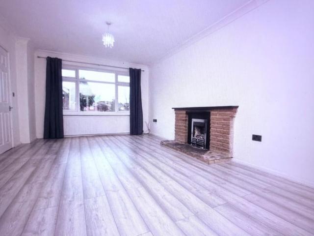 3 Bed Terraced House, Henconner Lane, LS13