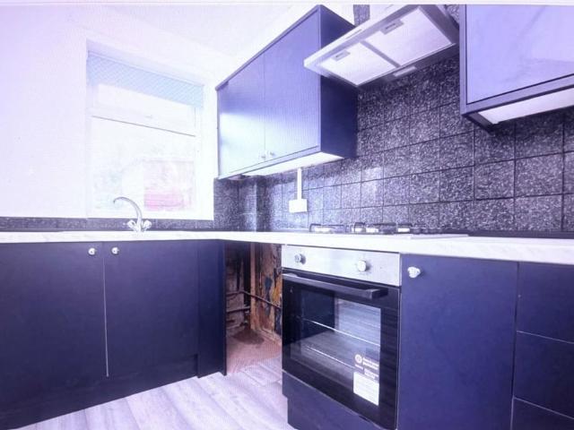 3 Bed Terraced House, Henconner Lane, LS13