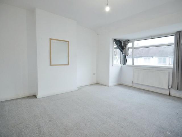 3 Bed Terraced House, Hepworth Road, SW16
