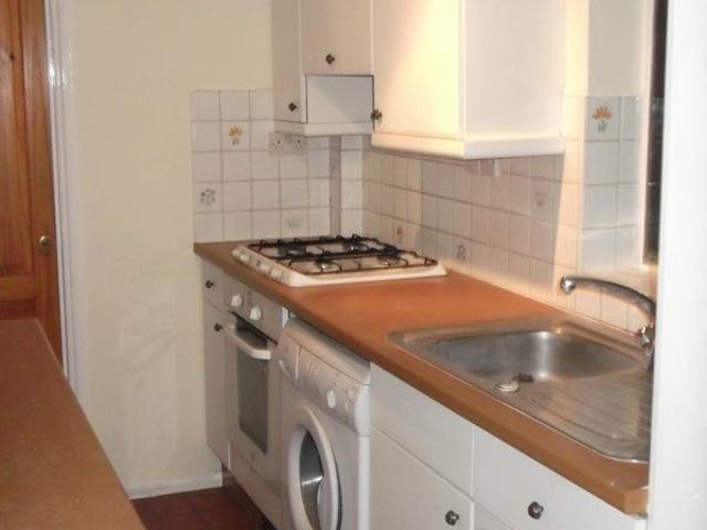 3 Bed Terraced House, Hill St, RG1