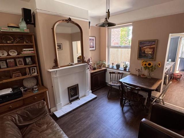3 Bed Terraced House, Hitchin Road, LU2