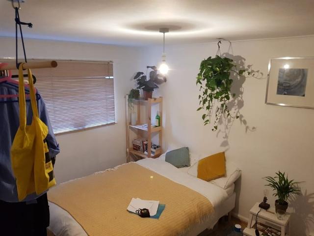 3 Bed Terraced House, Holly St, E8