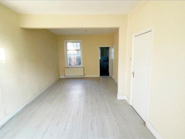3 Bed Terraced House, Huxley Road, N18