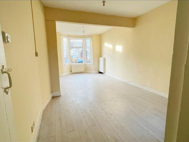 3 Bed Terraced House, Huxley Road, N18
