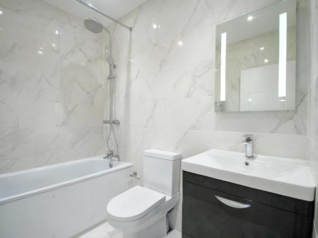 3 Bed Terraced House, Lampton Park Road, TW3