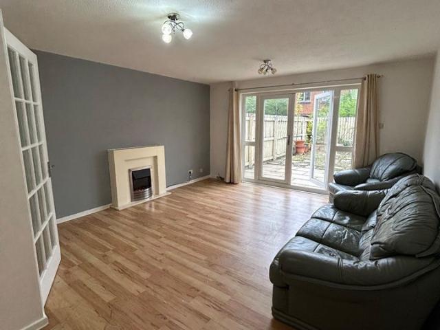 3 Bed Terraced House, Ledbrooke Close, M5