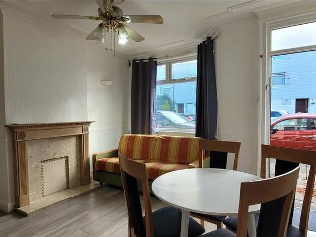 3 Bed Terraced House, Lord Street, E16