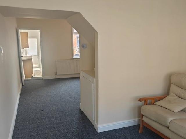 3 Bed Terraced House, Lothair Road, LE2