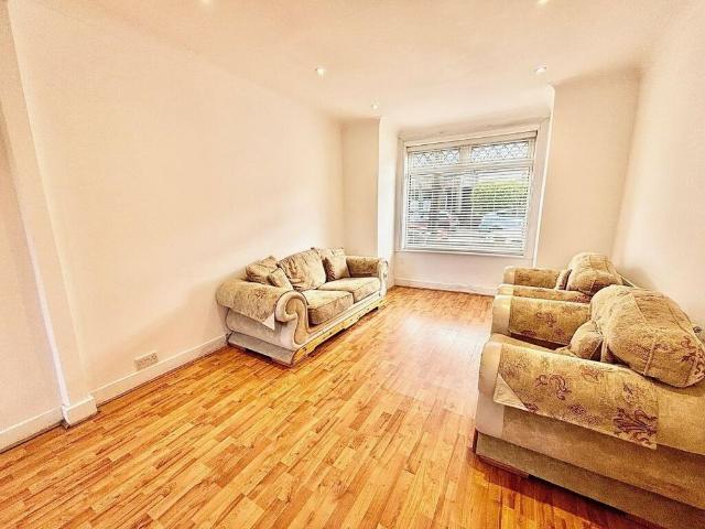 3 Bed Terraced House, Macdonald Road, E17