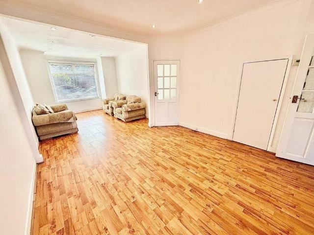 3 Bed Terraced House, Macdonald Road, E17