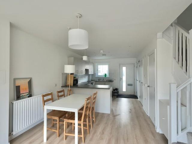 3 Bed Terraced House, Maltings Wynd, G4