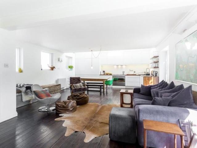 3 Bed Terraced House, Matthias Road, N16