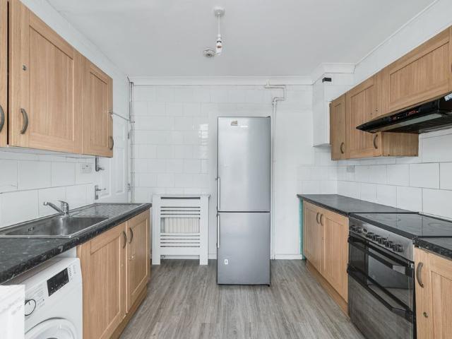 3 Bed Terraced House, Maurice St, W12