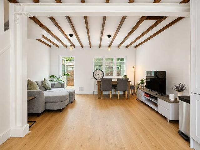 3 Bed Terraced House, Mitford Road, N19