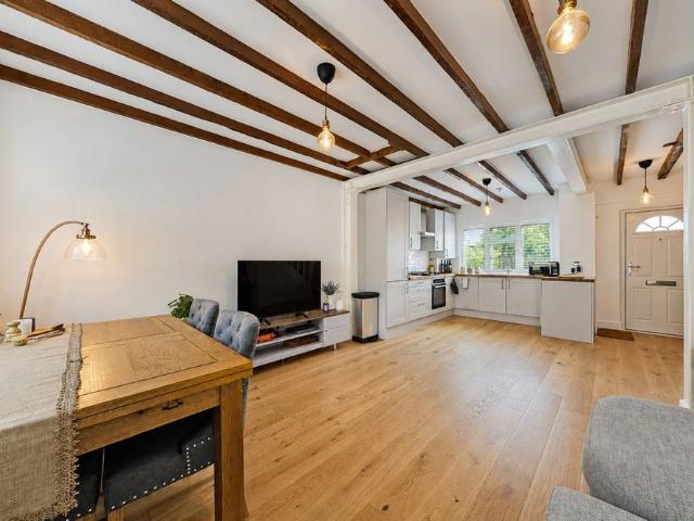 3 Bed Terraced House, Mitford Road, N19