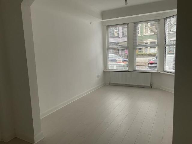 3 Bed Terraced House, Montpelier Gardens, E6