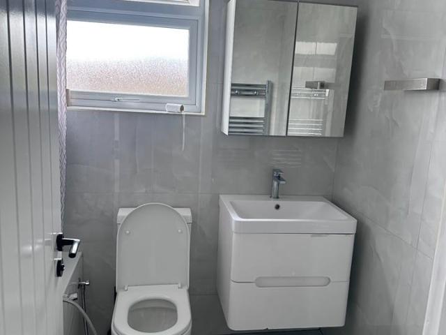 3 Bed Terraced House, Mortlake Road, IG1