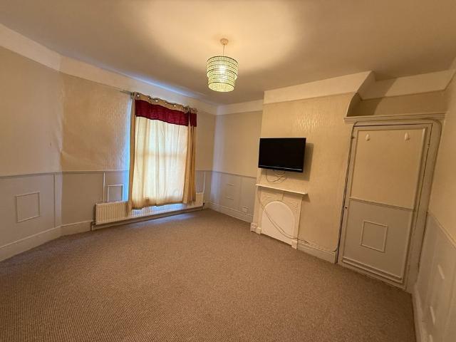 3 Bed Terraced House, Newborough Avenue, L18