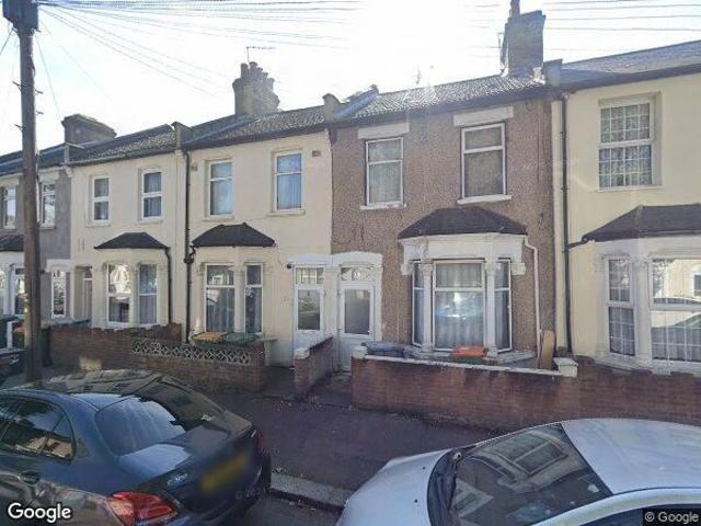 3 Bed Terraced House, Oakfield Road, E6