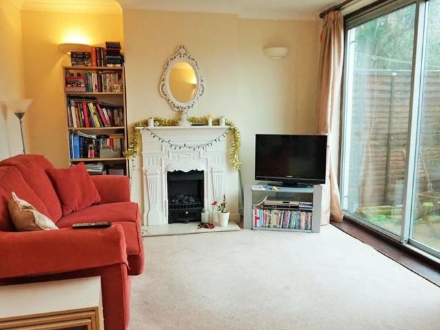 3 Bed Terraced House, Oldridge Road, SW12