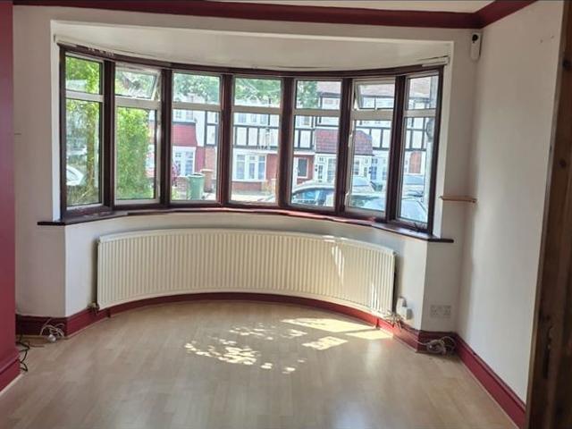 3 Bed Terraced House, Oxleay Road, HA2