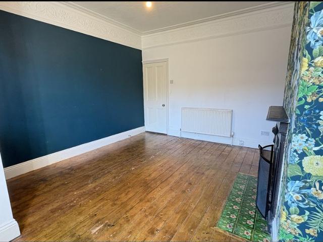 3 Bed Terraced House, Parkfield Mount, LS11