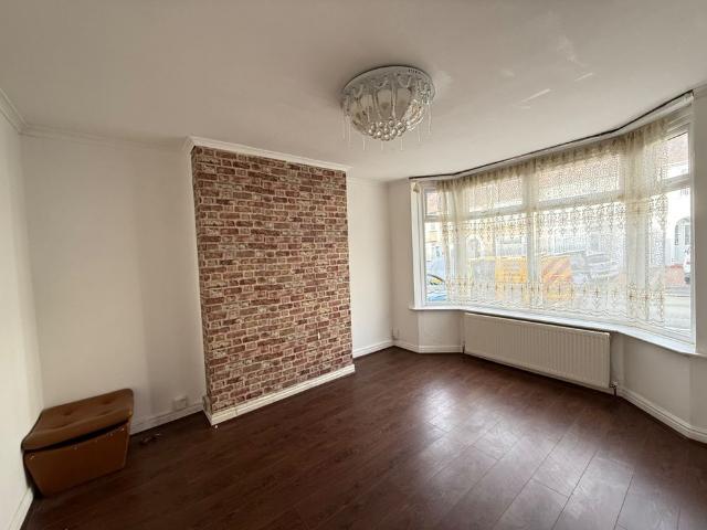 3 Bed Terraced House, Paxton Road, CV6