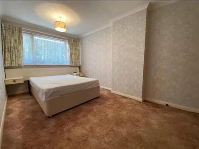 3 Bed Terraced House, Petworth Gardens, SO16