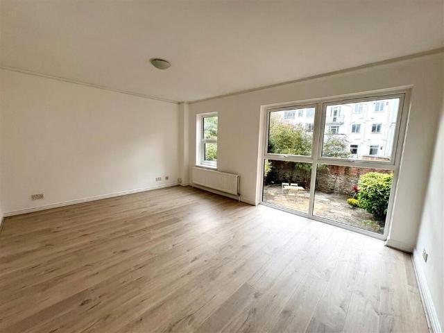 3 Bed Terraced House, Princess Victoria Street, BS8
