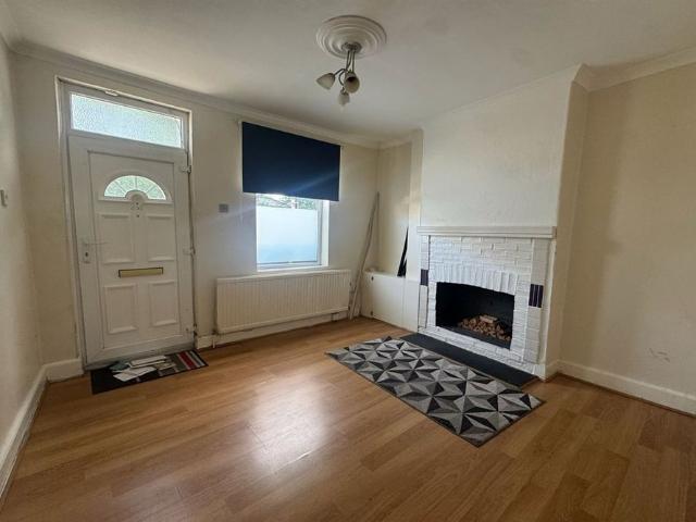 3 Bed Terraced House, Queens Road, CR0