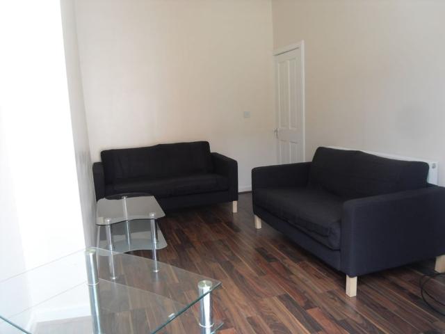 3 Bed Terraced House, Russell Road, L18