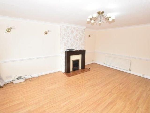 3 Bed Terraced House, Scott Close, RG4