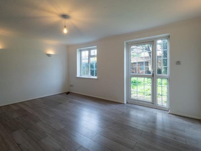 3 Bed Terraced House, Saddlers Mews, HA0