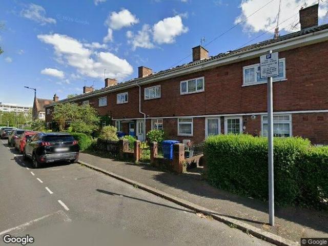 3 Bed Terraced House, Sondes St, SE17