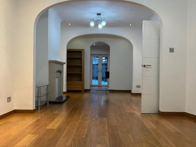3 Bed Terraced House, Southbourne Gardens, IG1